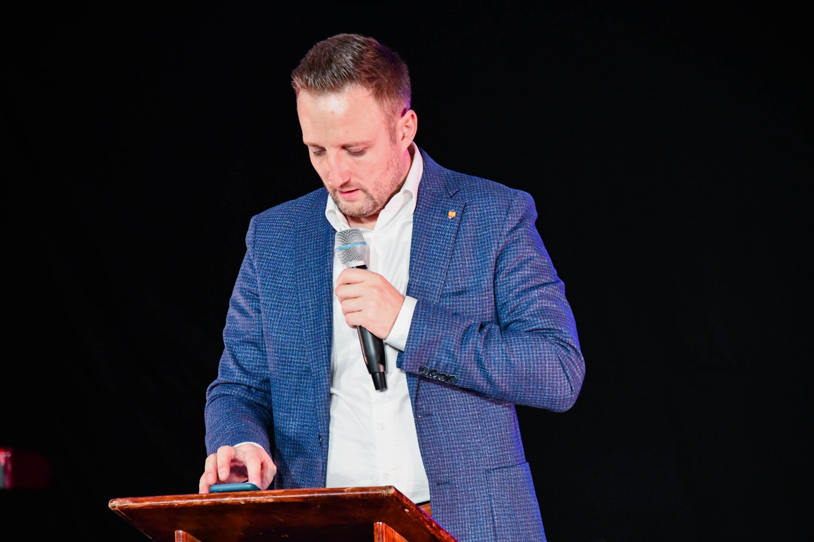 Natural – Toni Berbece