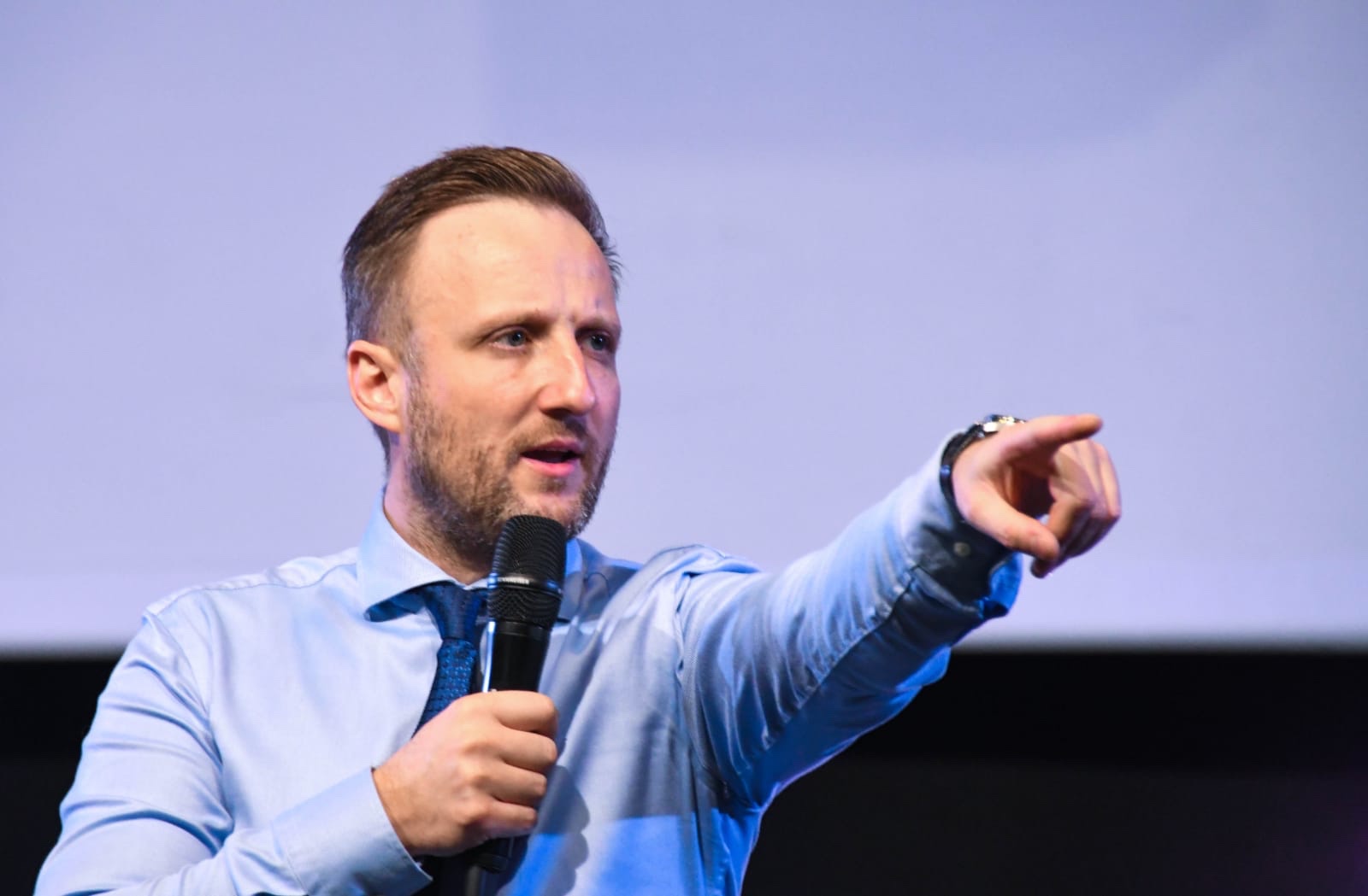 Elon Musk la “Castelul lui Dracula”… – Toni Berbece